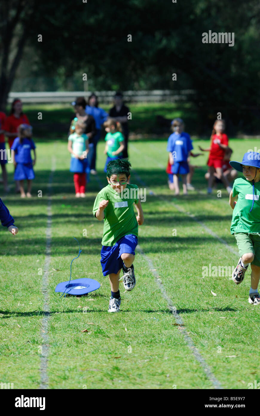 School athletics boy hi-res stock photography and images - Alamy