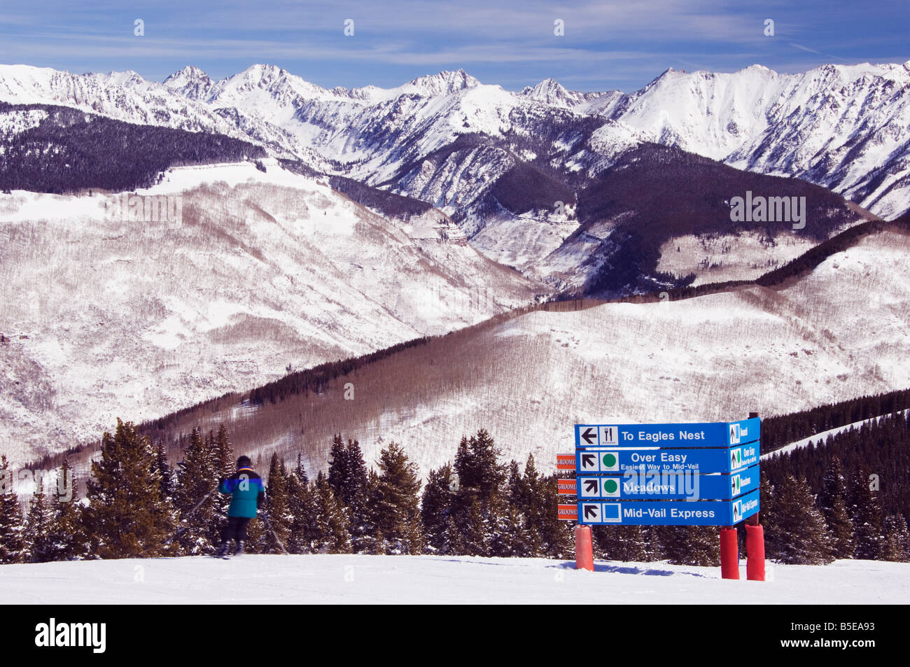 Ski signs hi-res stock photography and images - Alamy