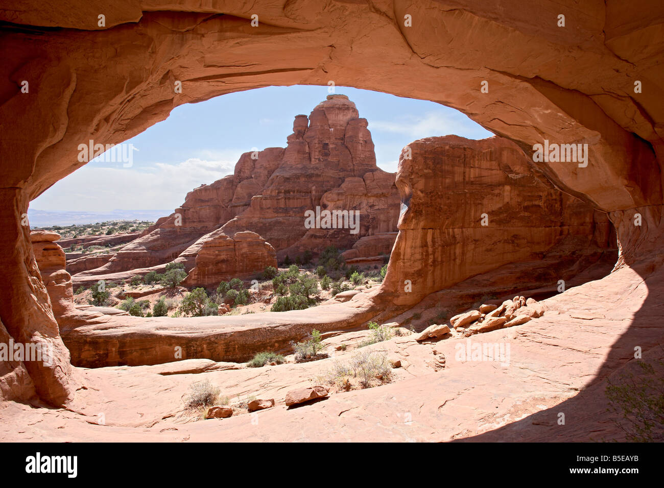 Looking through arch hi-res stock photography and images - Alamy