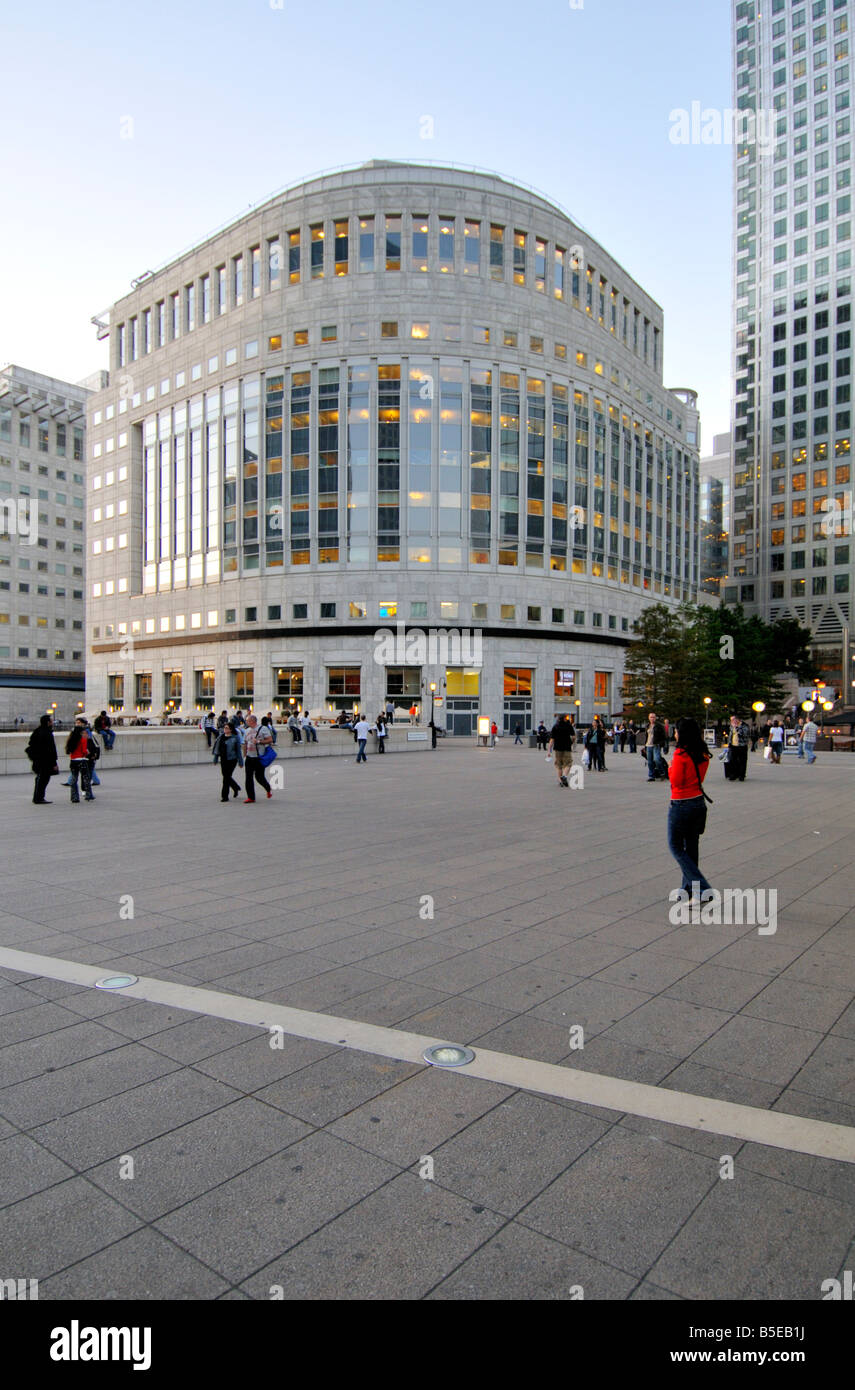 The Thomson Reuters Building, 30 South Colonnade, Canary Wharf, London ...