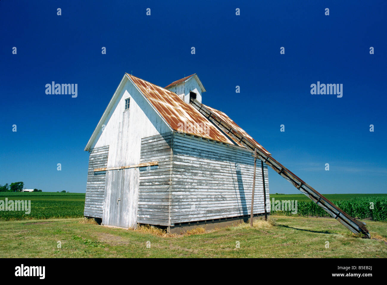 A corn barn a wooden building on a farm at Hudson the Midwest Illinois ...