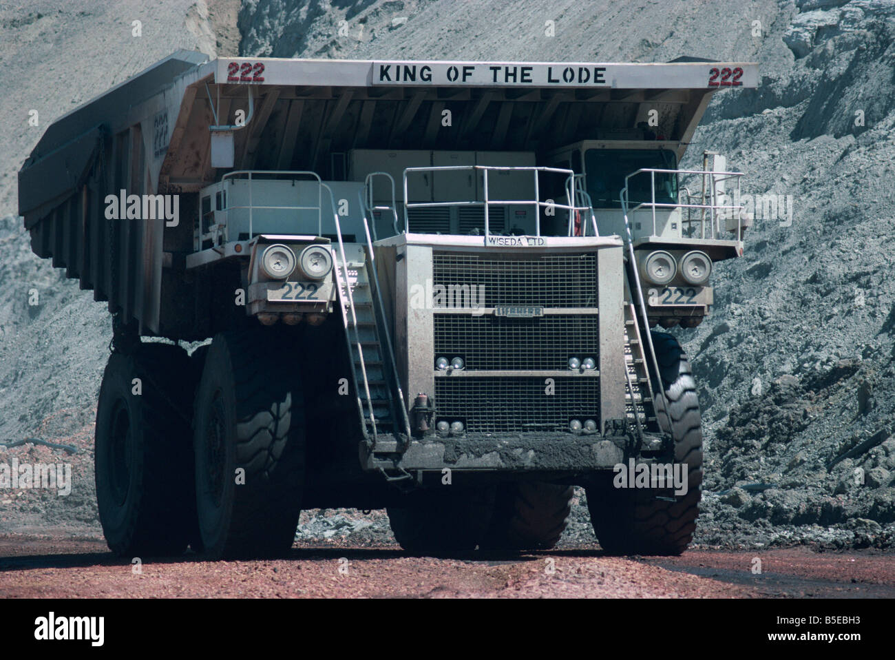 Giant truck hauling 240 tons of coal in the Black Thunder Opencast Coal ...