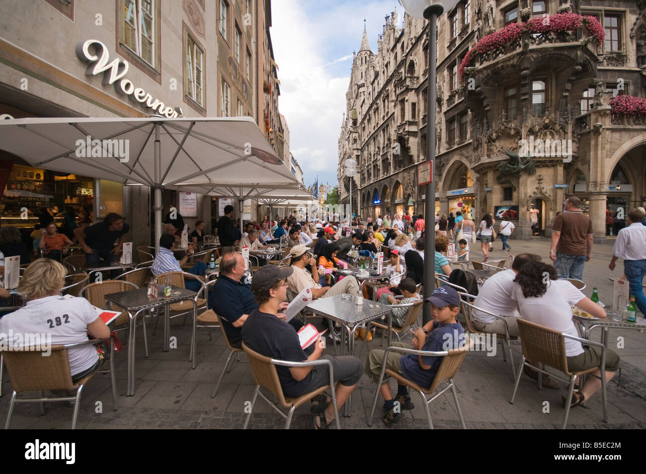 Alfresco café seating at Marienplatz Munich Bavaria Germany Stock Photo ...