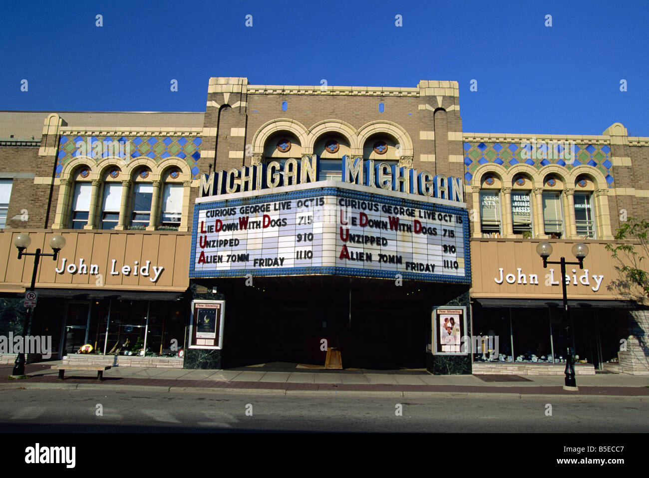 Old cinema hi-res stock photography and images - Alamy