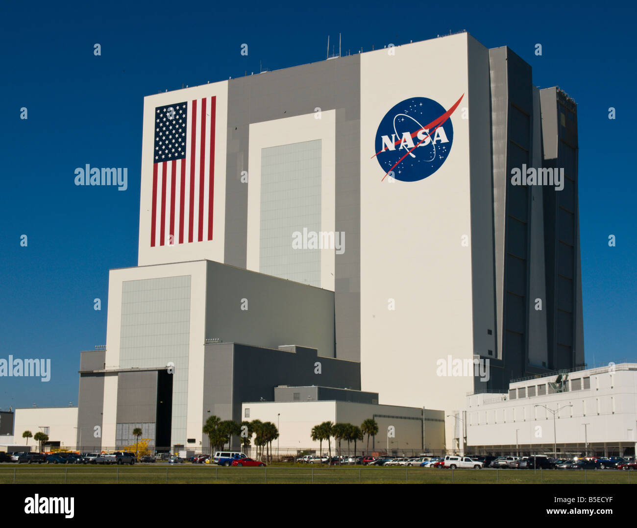 Vehicle assembly building hi-res stock photography and images - Alamy