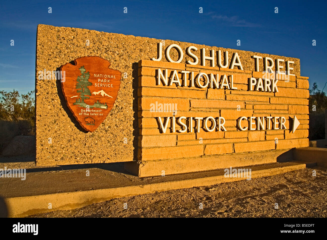 Entrance sign, Joshua Tree National Park, Southern California, USA ...
