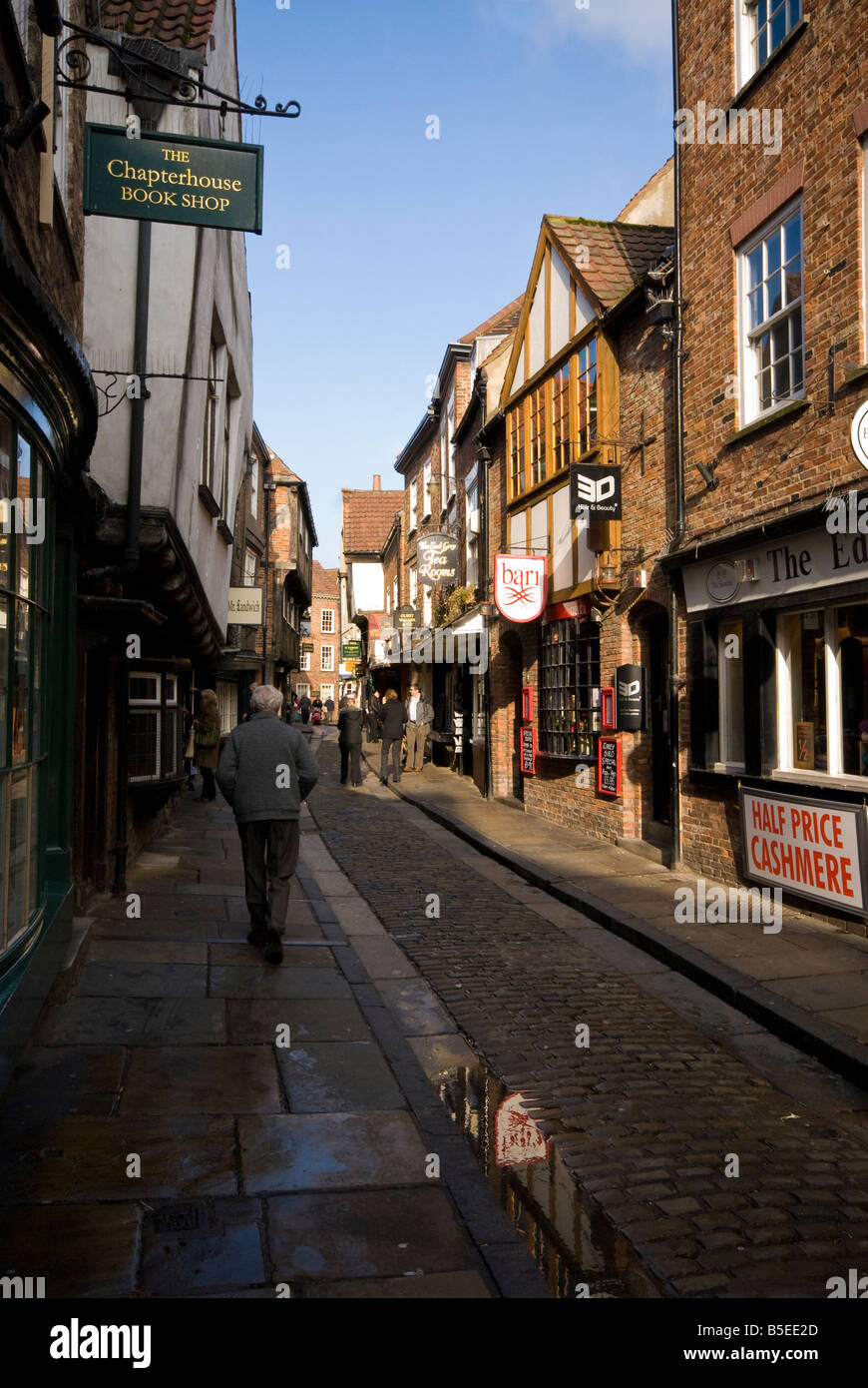 The shambles york night hi-res stock photography and images - Alamy