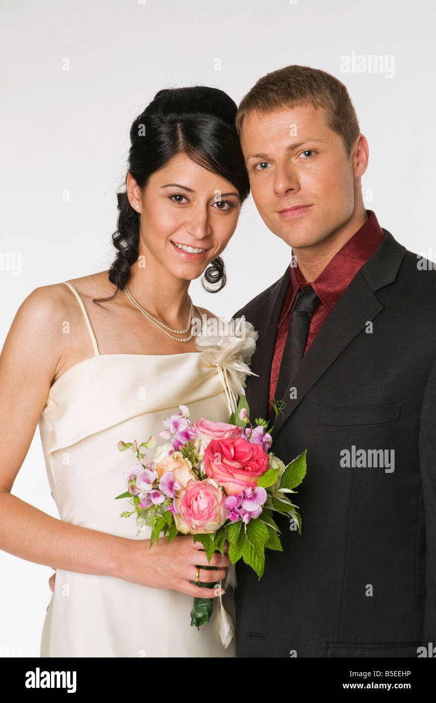 Portrait of bride and groom on their wedding day Stock Photo - Alamy