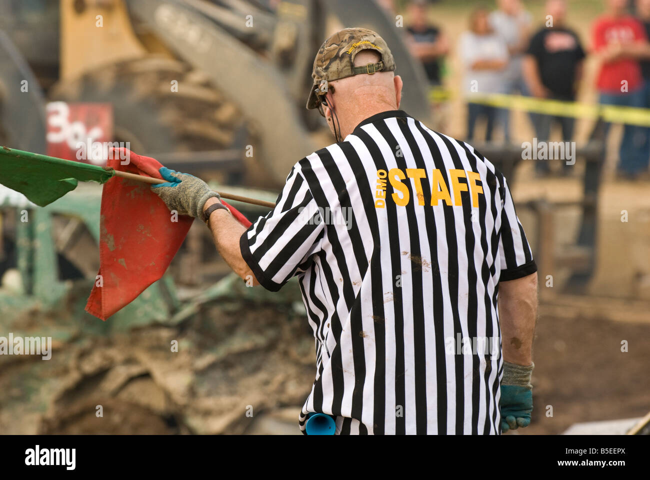 Crowd waving american flag hi-res stock photography and images - Alamy