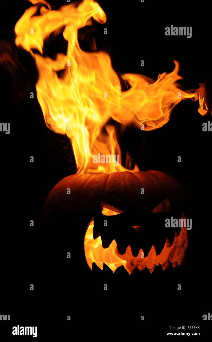 Flaming pumpkin jack o lantern Stock Photo - Alamy