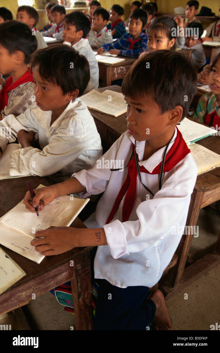 Vietnam school classroom hi-res stock photography and images - Alamy