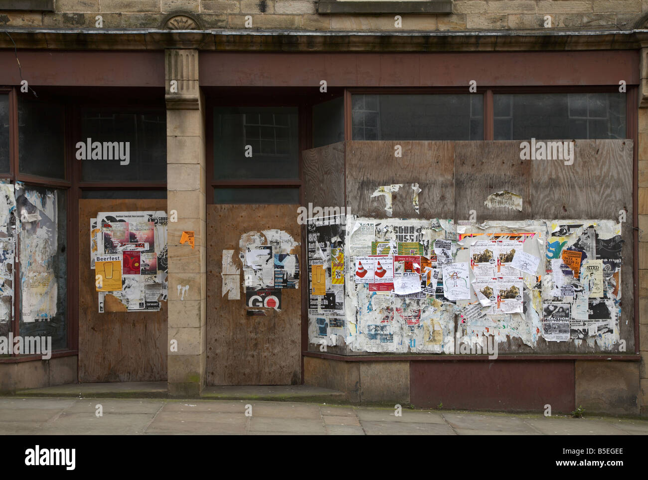 Fly posters hi-res stock photography and images - Alamy