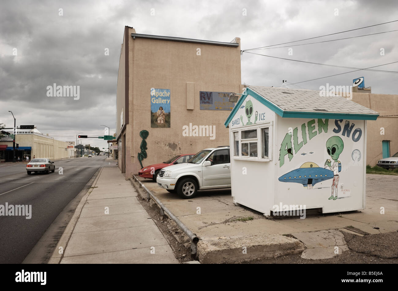 "Alien sno" shaved ice stall Stock Photo - Alamy