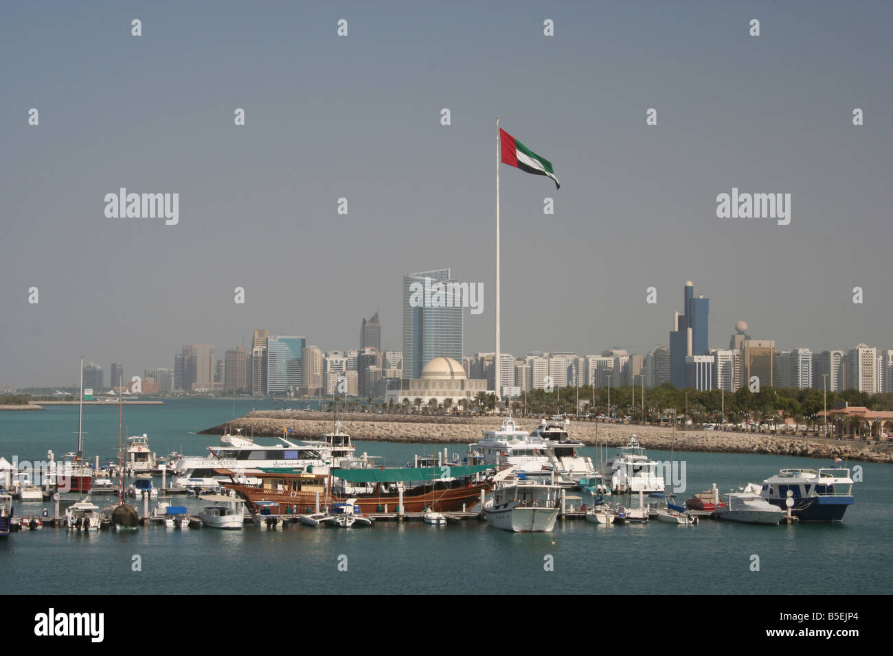 Abu dhabi corniche uae flag hi-res stock photography and images - Alamy
