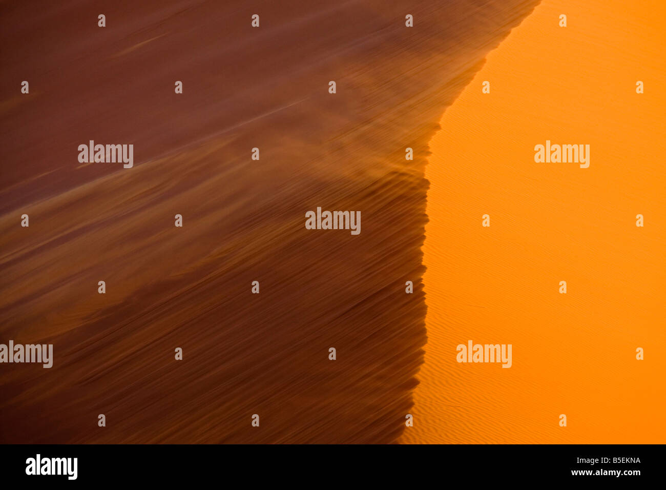 Desert sandstorms hi-res stock photography and images - Alamy