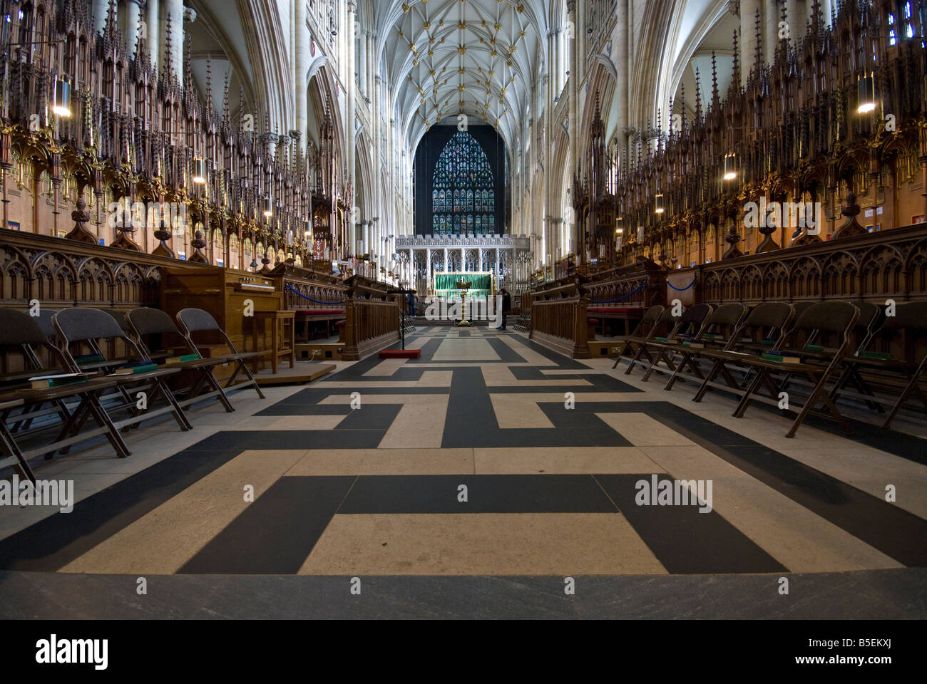Inside york minster hi-res stock photography and images - Alamy