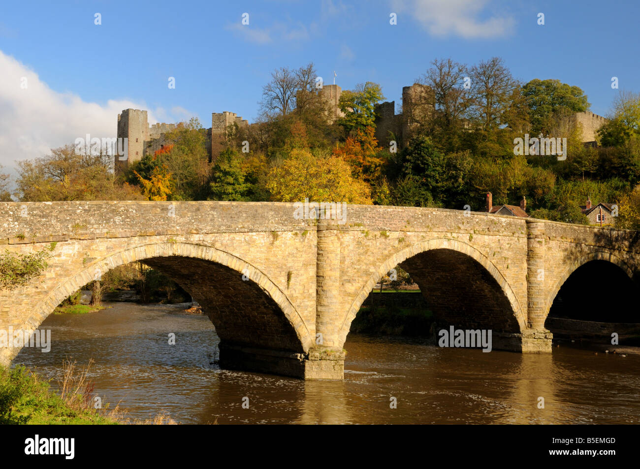 Dinham Bridge across the River Teme in autumn sunshine, with Ludlow ...