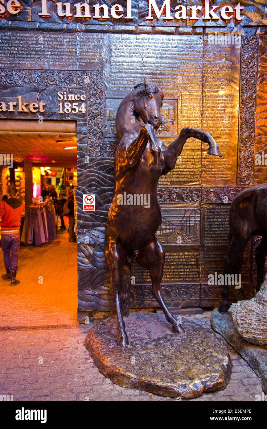 London camden stables market horse hi-res stock photography and images ...