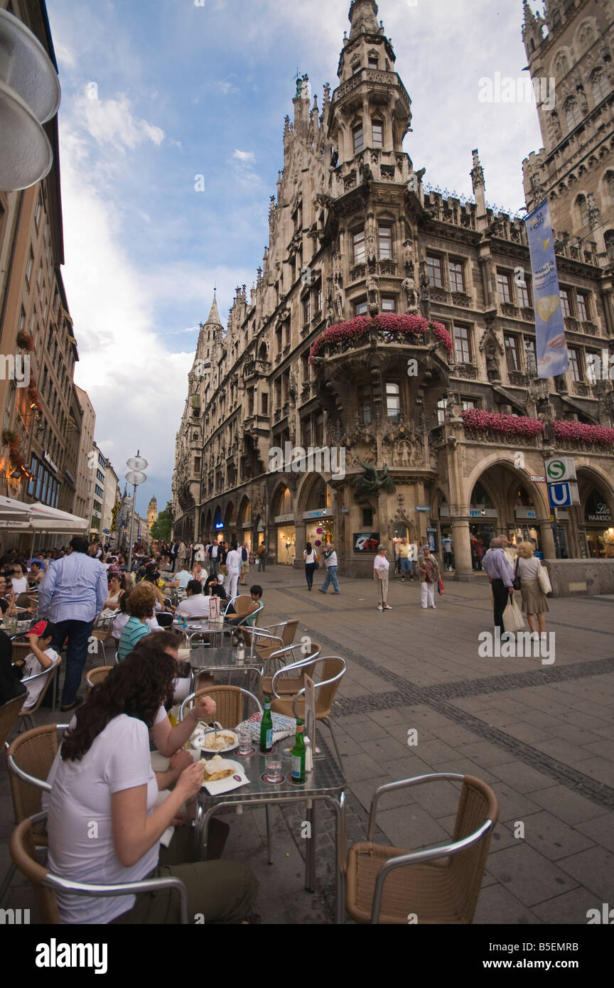 Alfresco café seating at Marienplatz Munich Bavaria Germany Stock Photo ...