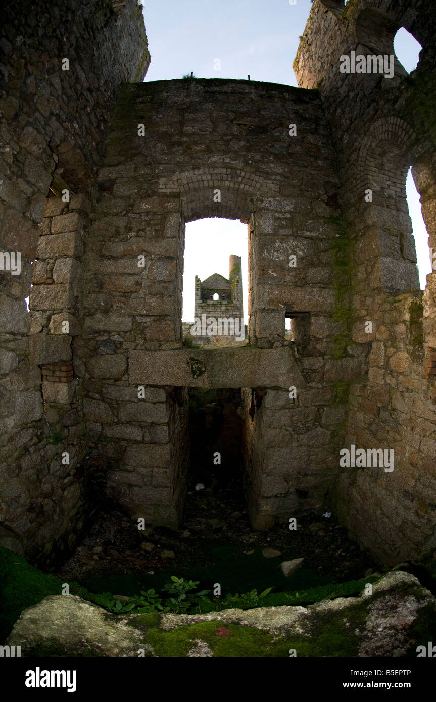 old cornish tin mine, engine house Stock Photo - Alamy