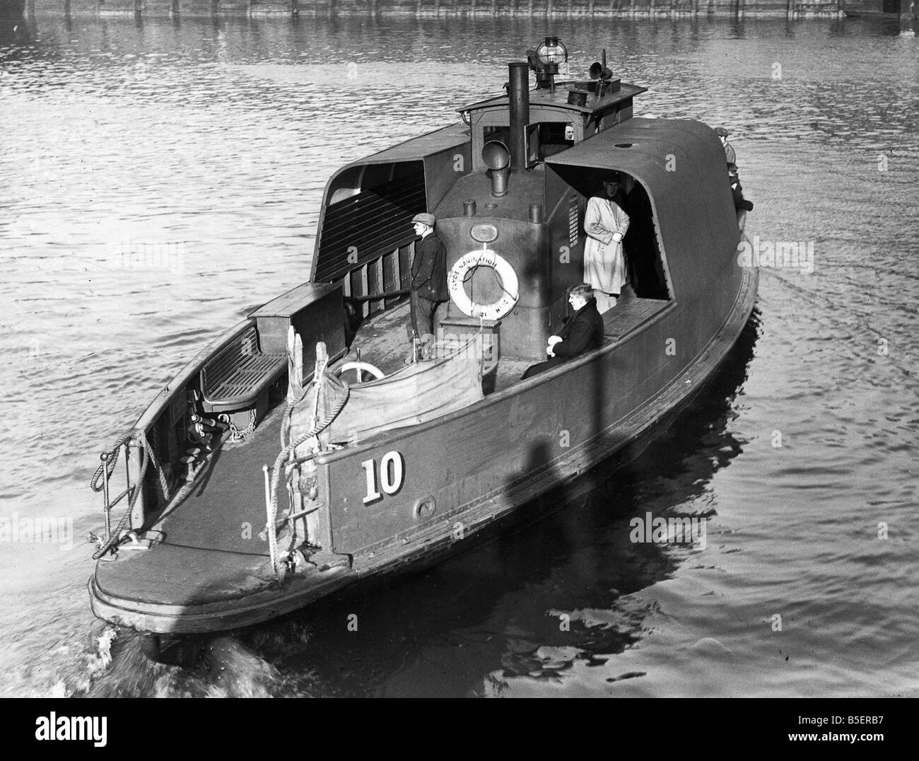 Finnieston ferry January 1953 Passenger ferry crossing River Clyde ...