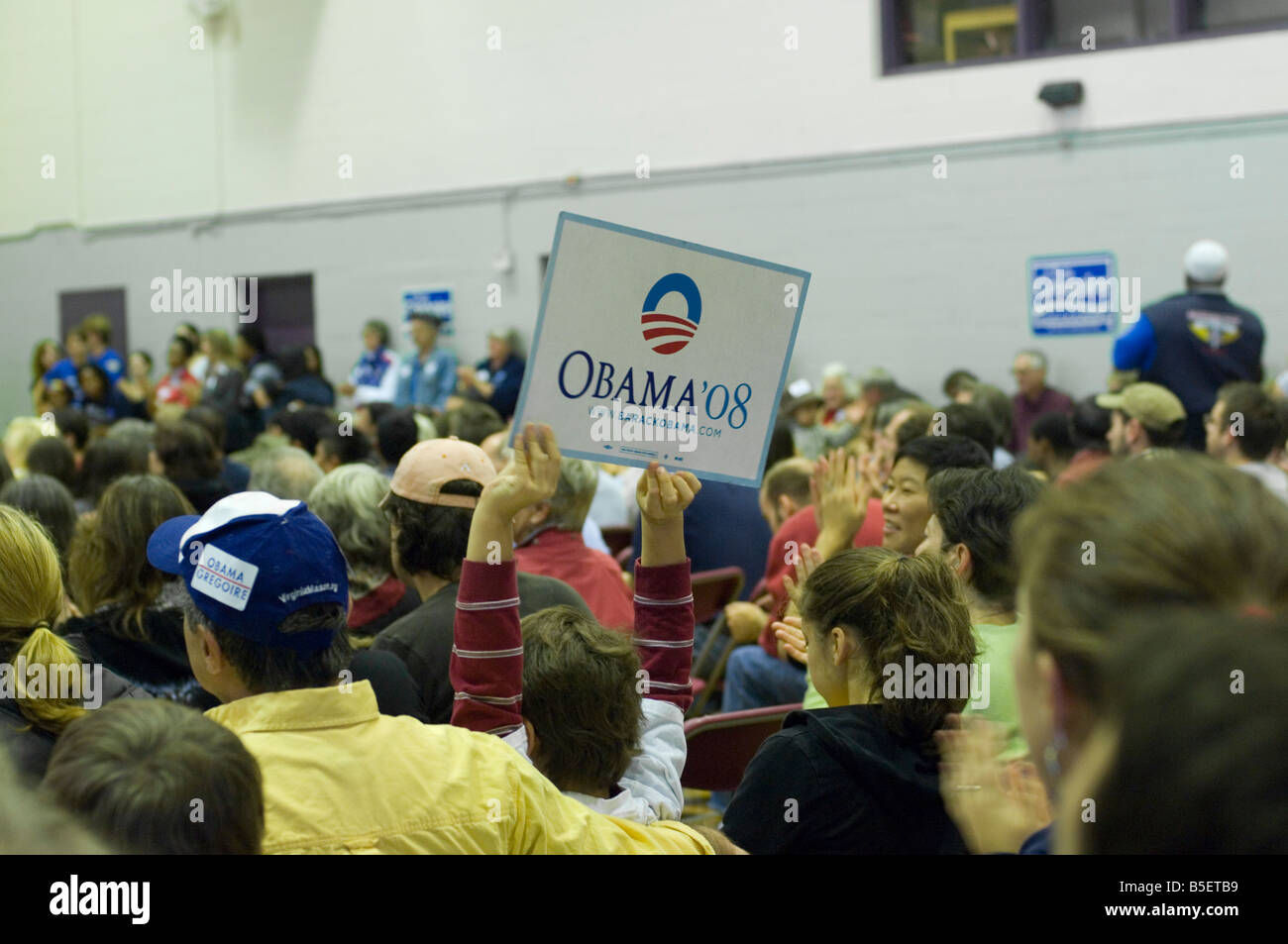Barack obama with supporters hi-res stock photography and images - Alamy