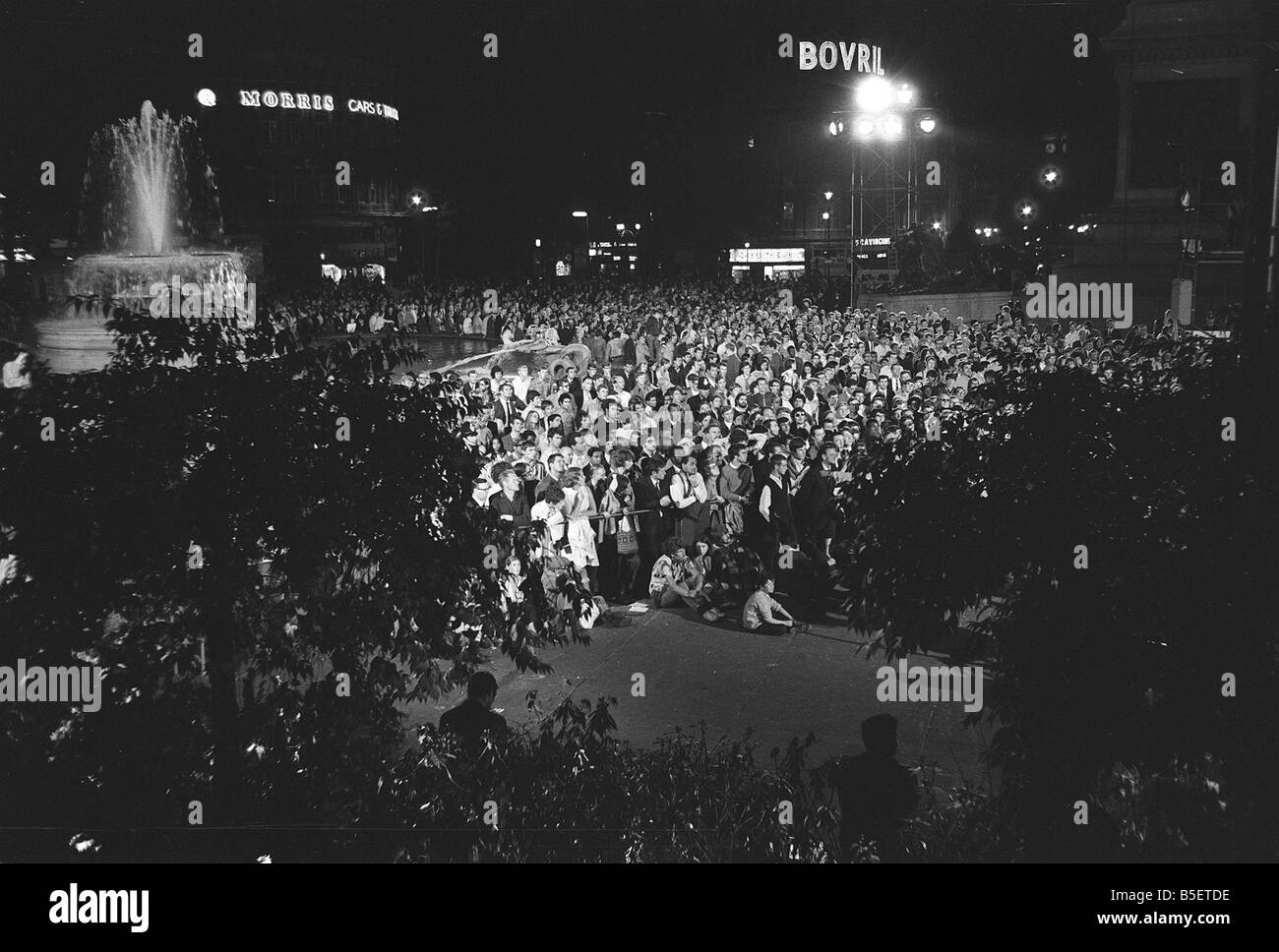 Trafalgar Square London July 1969 People gather late at night in ...