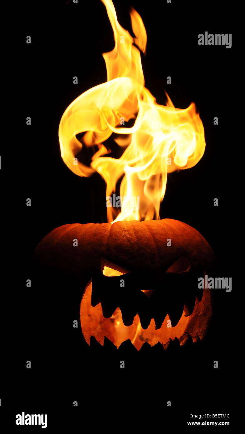 Flaming pumpkin hi-res stock photography and images - Alamy