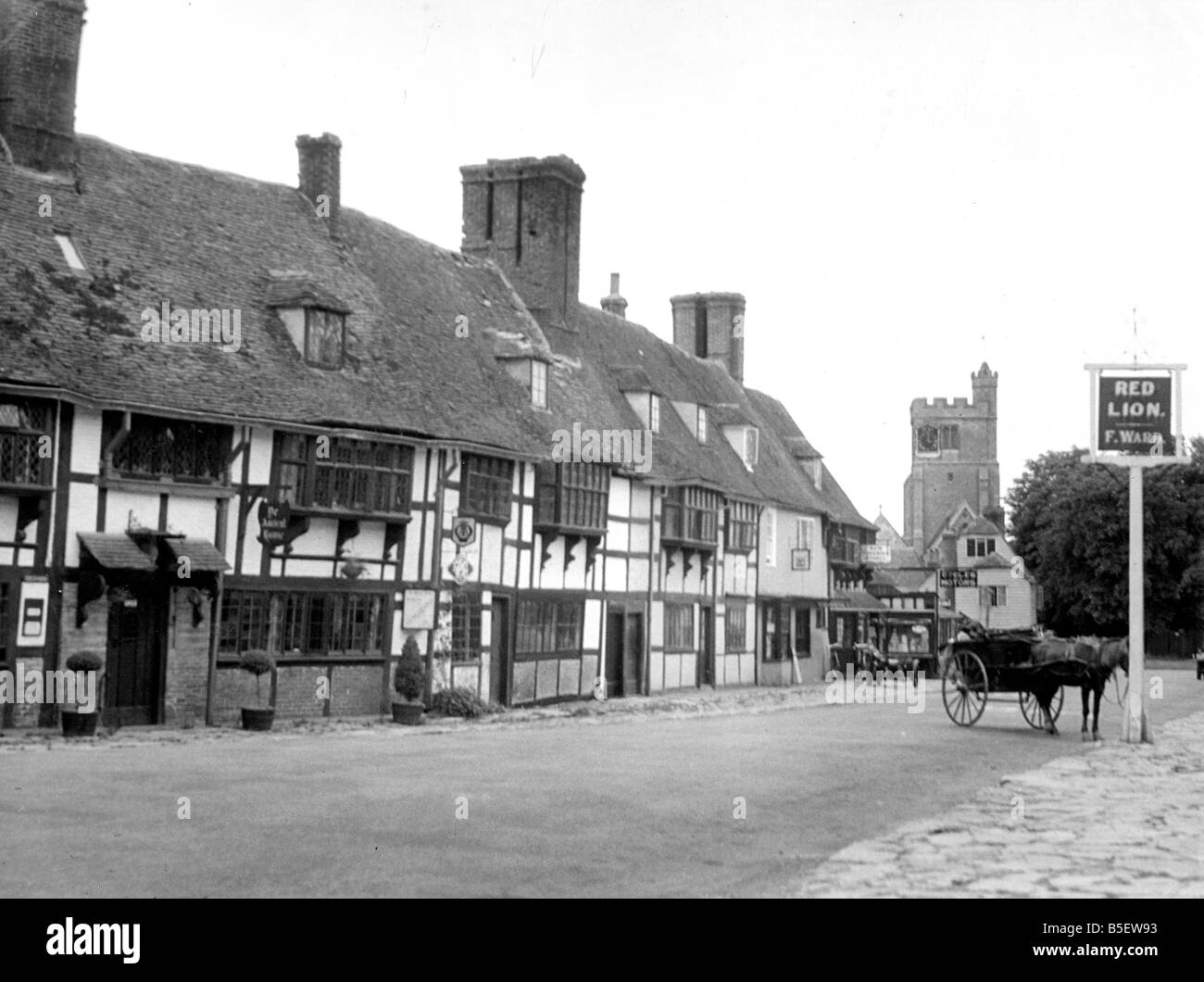 Kent village countryside Black and White Stock Photos & Images - Alamy