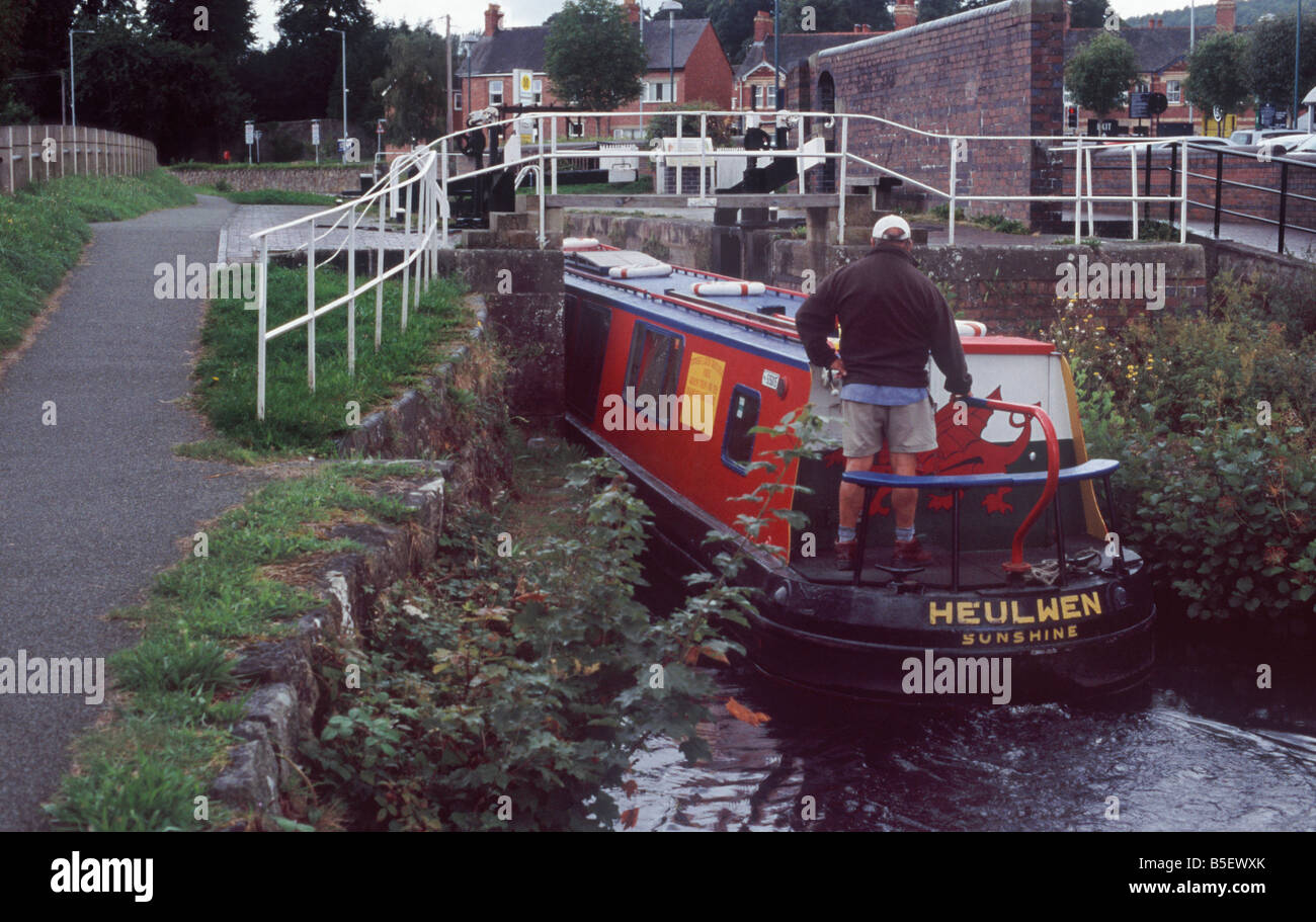 Welshpool narrowboat lock wales hi-res stock photography and images - Alamy