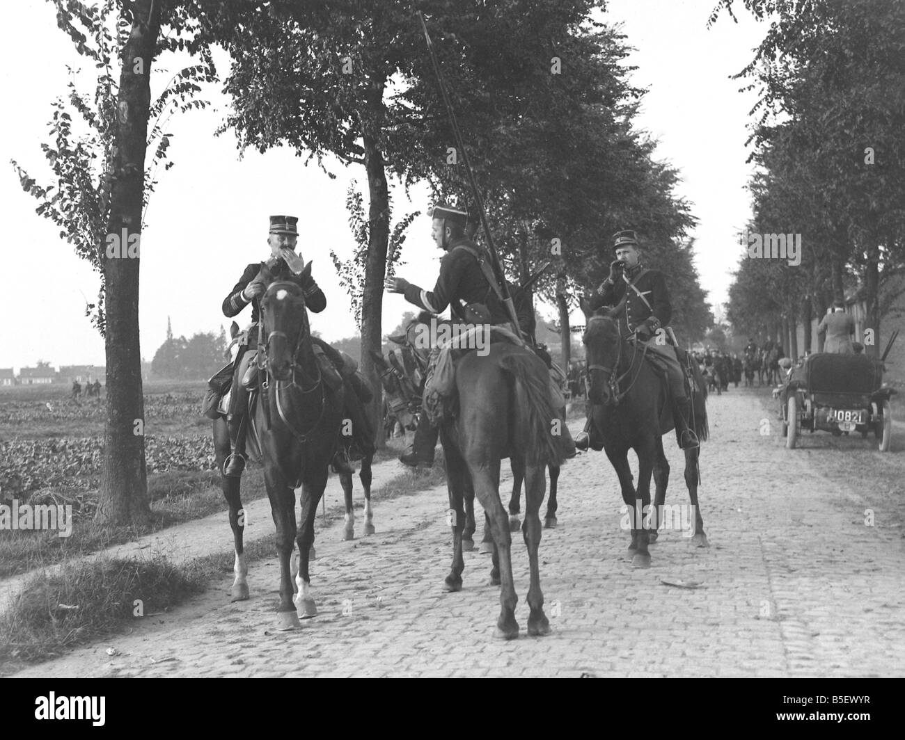World War One ;Belgian cavalry soldiers during the Battle of Audegem in ...