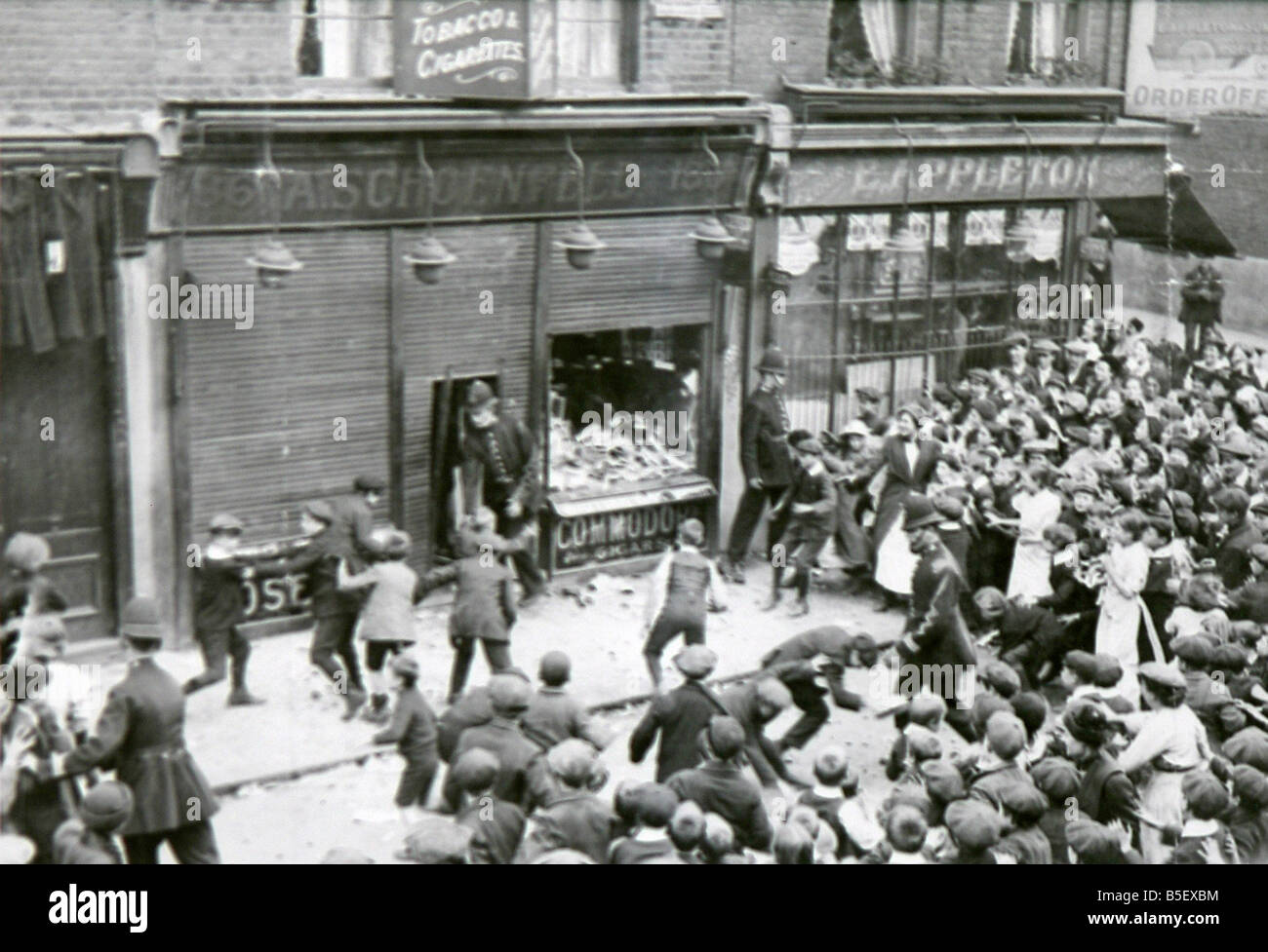 Enlisting world war 1 hi-res stock photography and images - Alamy