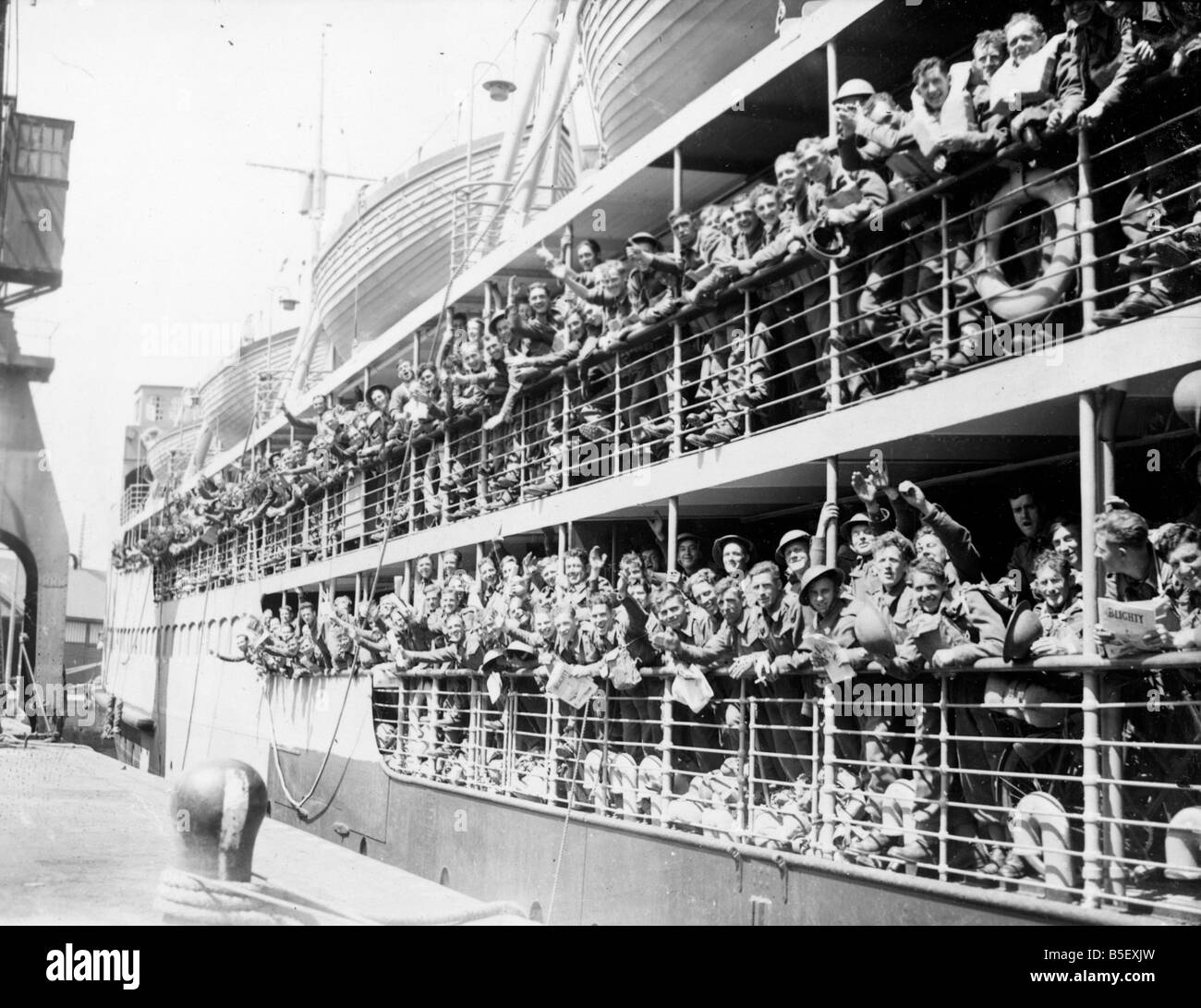 Troop transport ship hi-res stock photography and images - Alamy