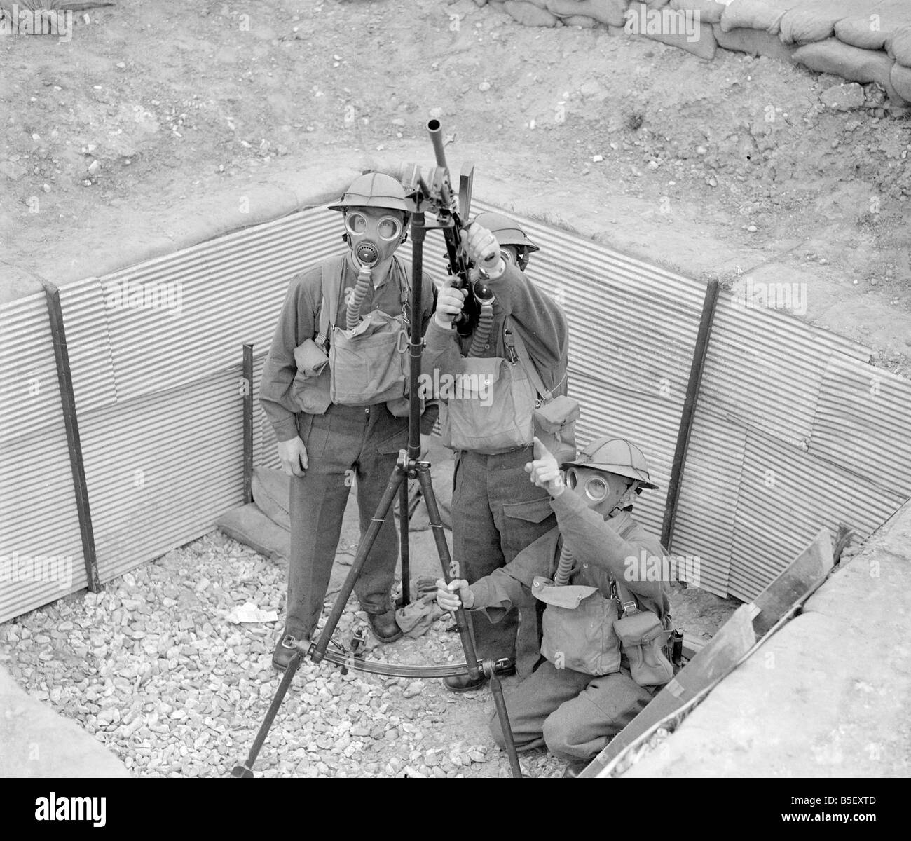 Home guard 1940s training hi-res stock photography and images - Alamy