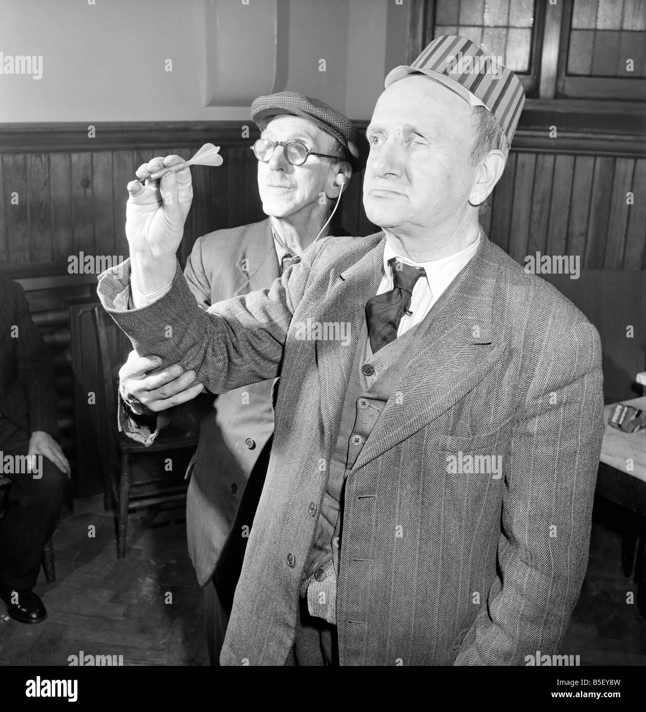 Pub Games: Darts: Blind darts players. 1954 A62-006 Stock Photo - Alamy