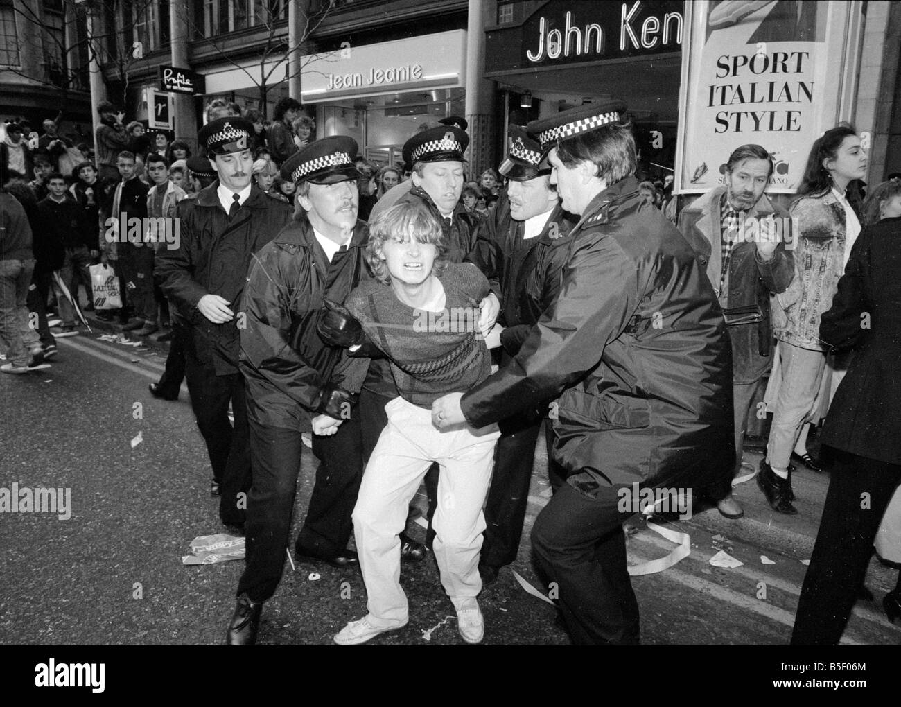 London 1988 police Black and White Stock Photos & Images - Alamy