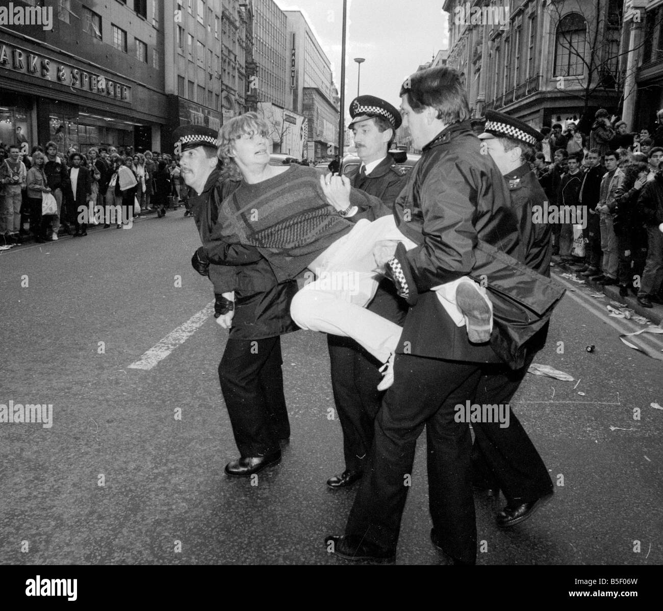 London 1988 police hi-res stock photography and images - Alamy