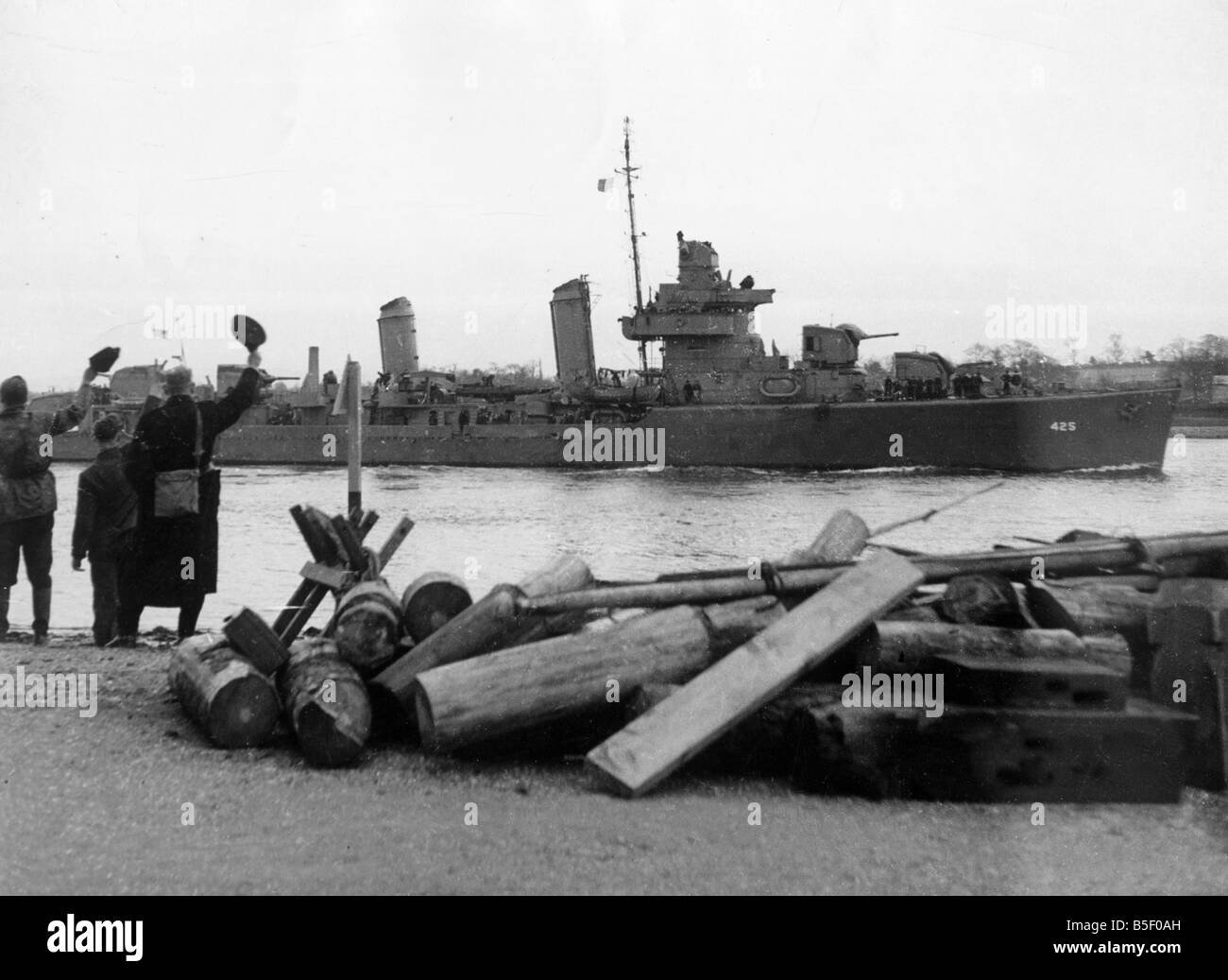 Ww2 destroyer warship hi-res stock photography and images - Alamy