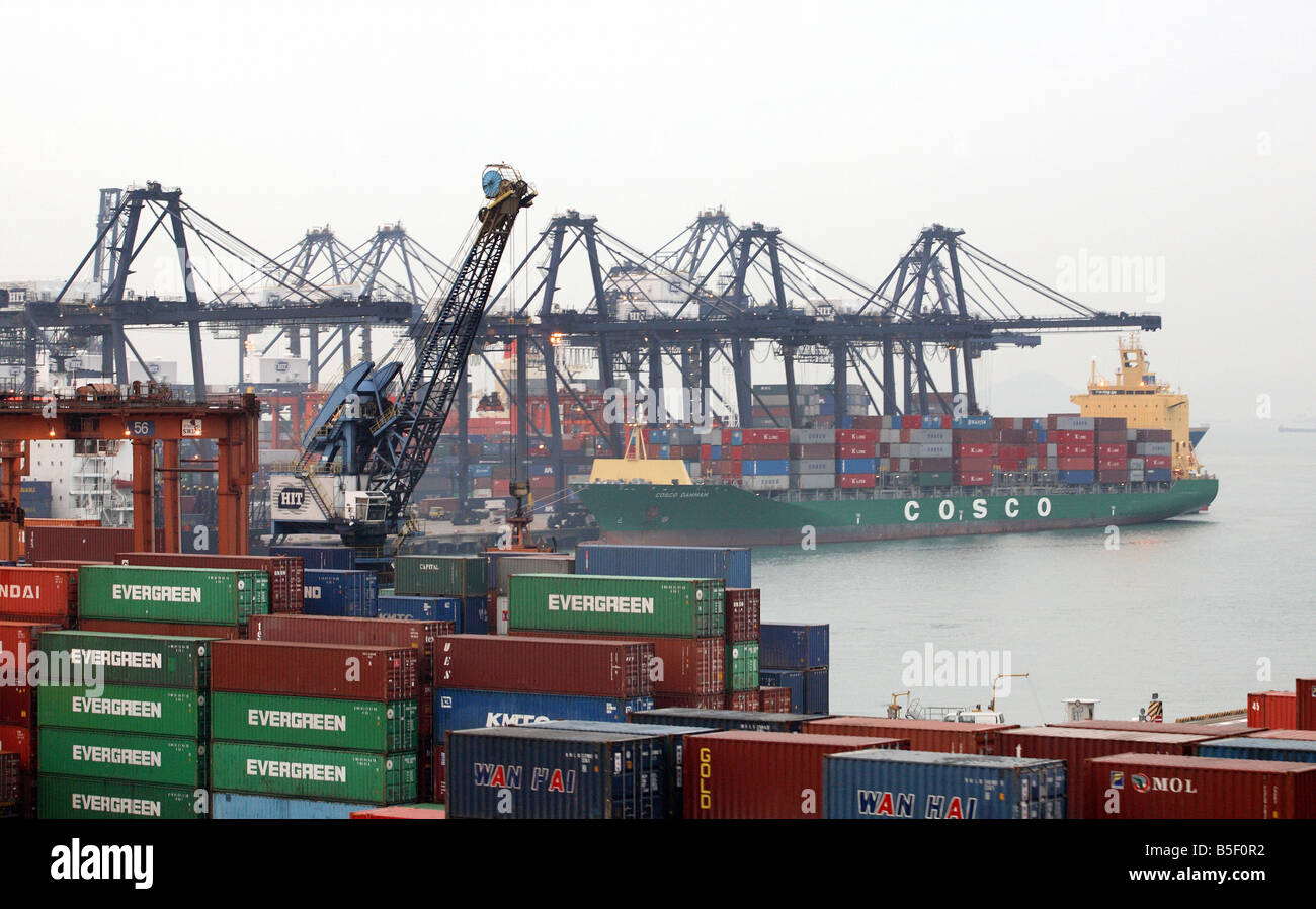 Containers ship loading hi-res stock photography and images - Alamy