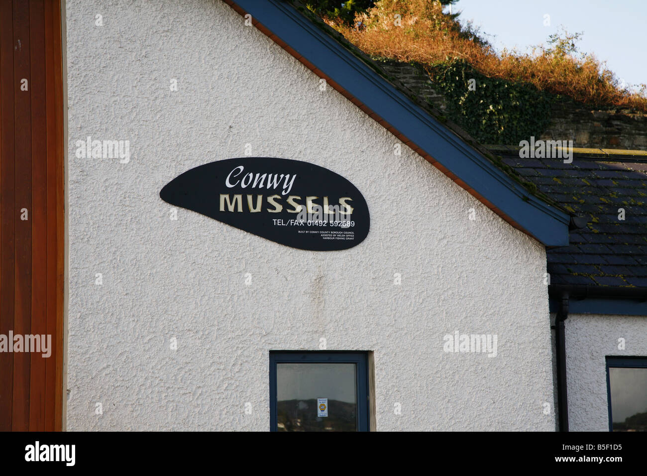 Conwy harbourside hi-res stock photography and images - Alamy