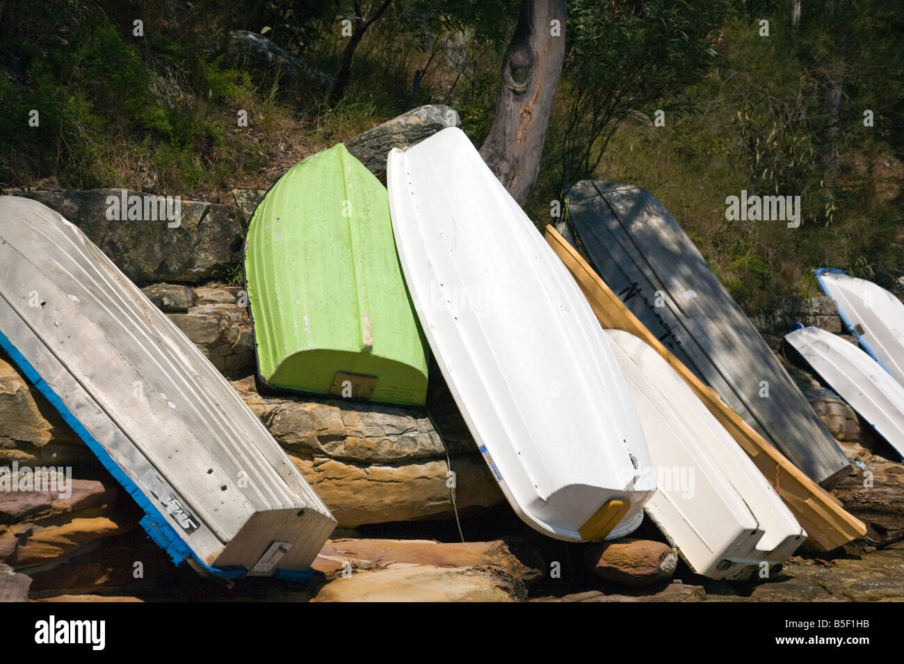 Dinghies on shore hi-res stock photography and images - Alamy