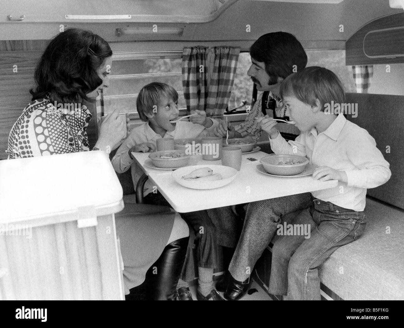 1970s family eating hi-res stock photography and images - Alamy