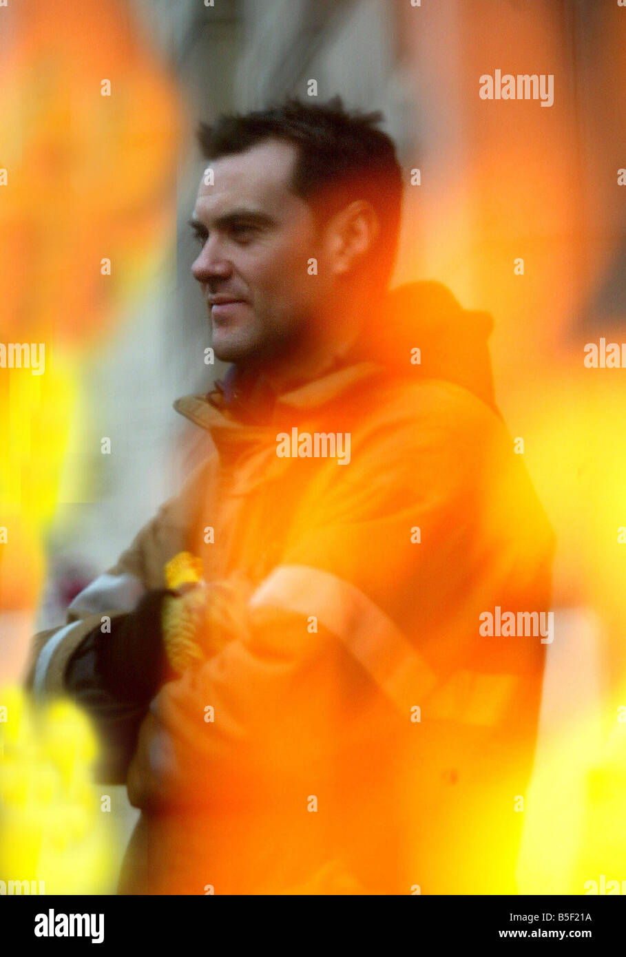 Firefighters Firemen Strike November 2002 Fireman Iain Rutherford of ...