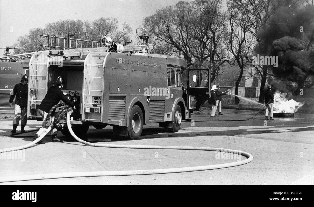 Firefighters in the latest fire engine fight to get a blaze under ...