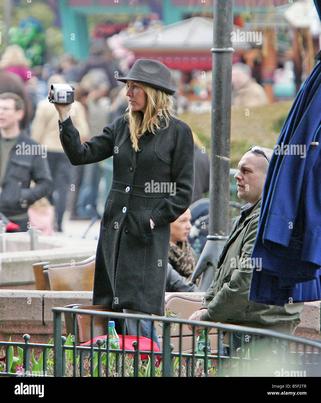 Exclusive Pictures Heather Mills takes daughter Beatrice on a three day ...