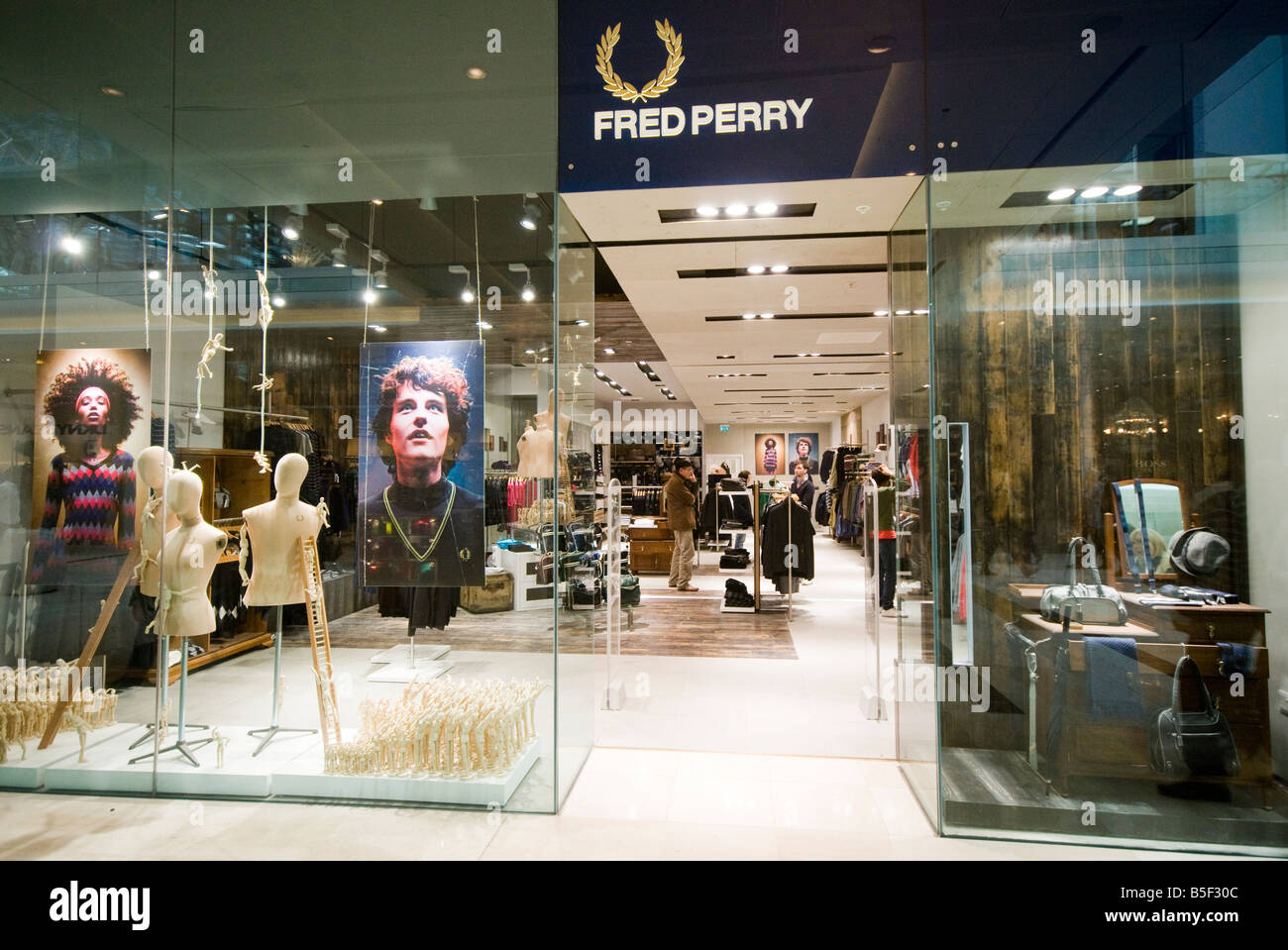 Fred perry hi-res stock photography and images - Alamy