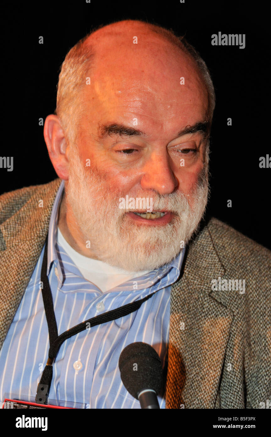 Reporter and columnist hi-res stock photography and images - Alamy