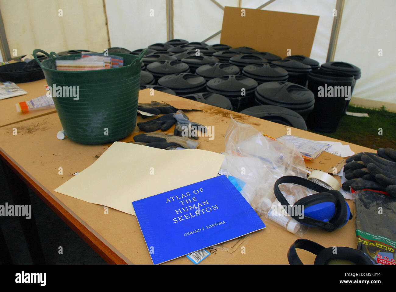 Human remains police hi-res stock photography and images - Alamy