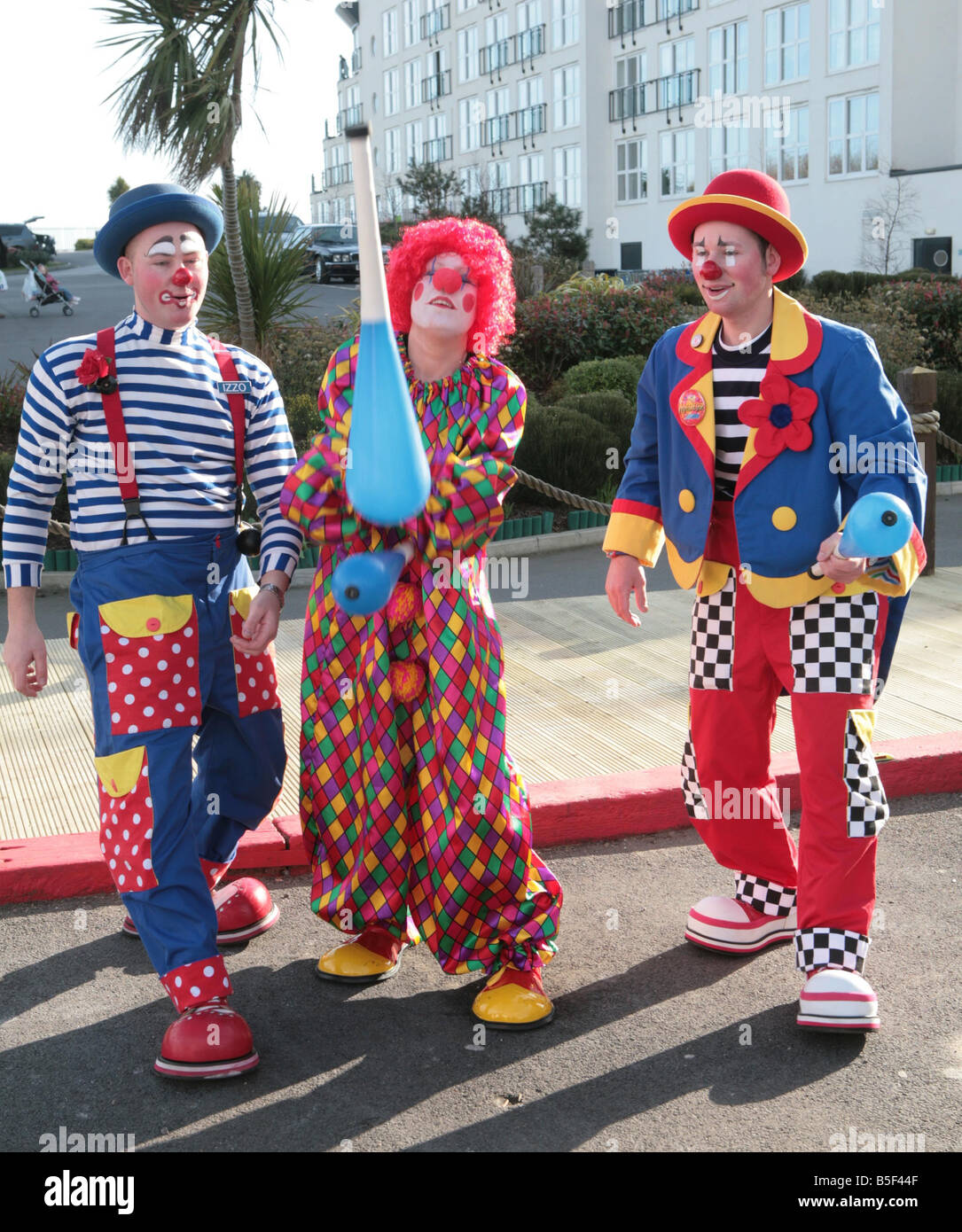mirror reporter beth nell as a clown at butlins clown convension bognor ...