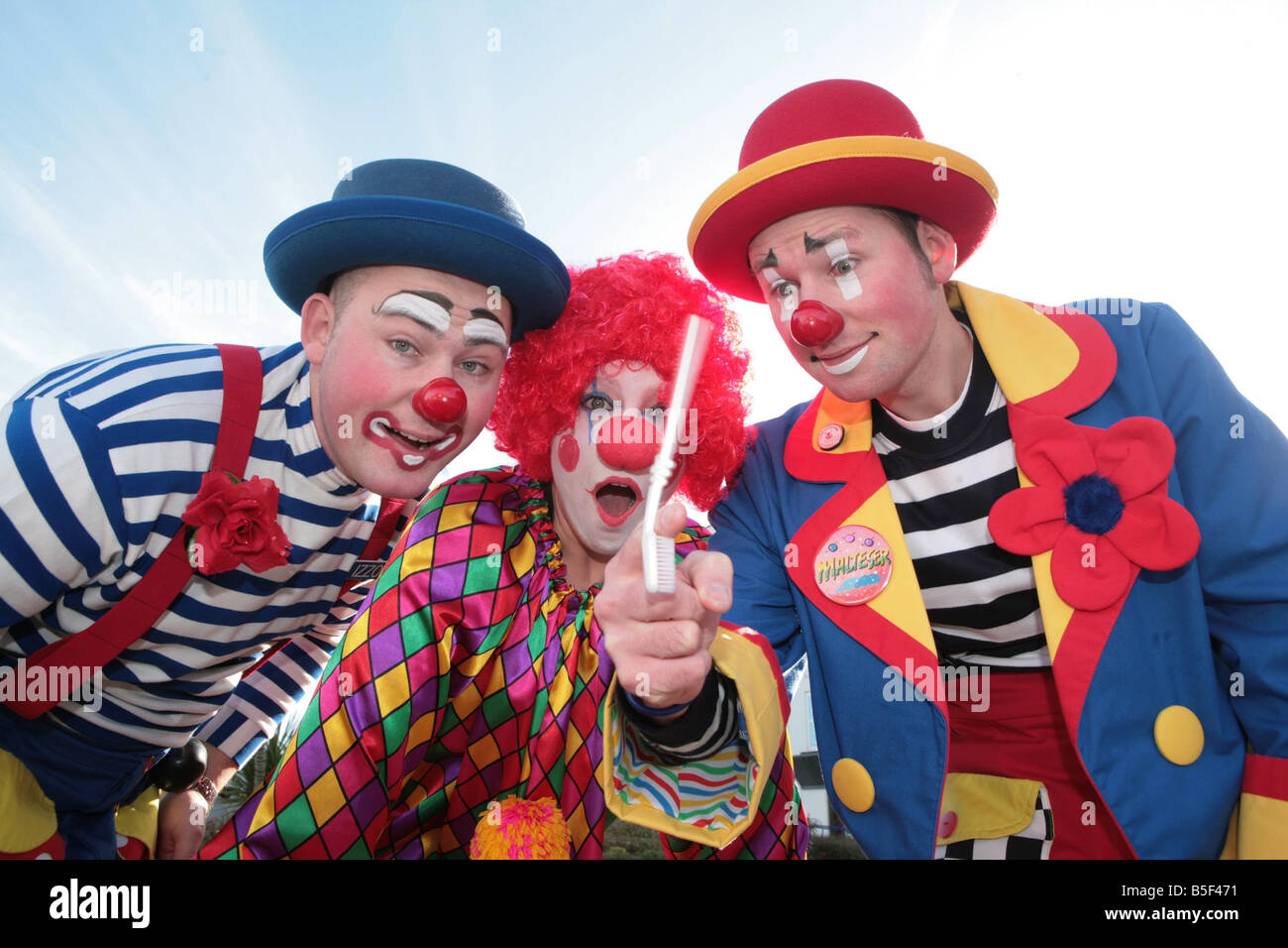 mirror reporter beth neil as a clown at butlins clown convention bognor ...
